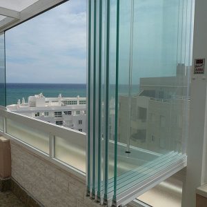 Inchidere balcon cu sticla - Pret bun la balcon inchis cu geamuri ...