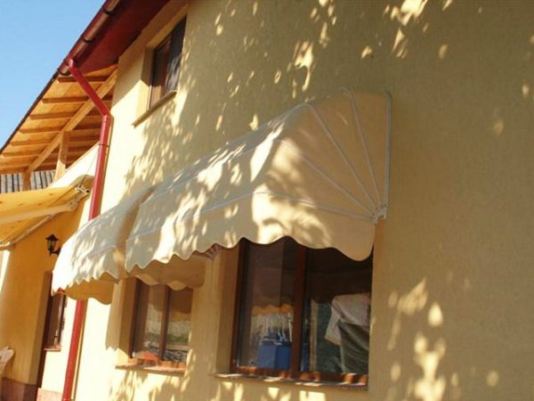 Marchiza balcon - Electrica - Retractabila - Policarbonat - Terasa ...
